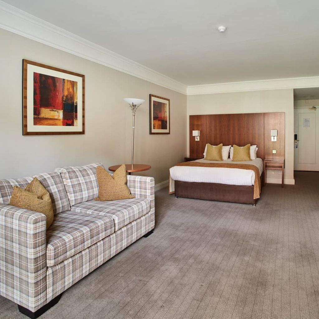 Spacious Hotel Rooms | 4-Star Accommodation